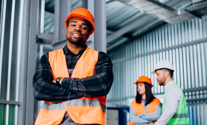 Entenda os riscos de não cumprir as Normas Regulamentadoras (NRs)